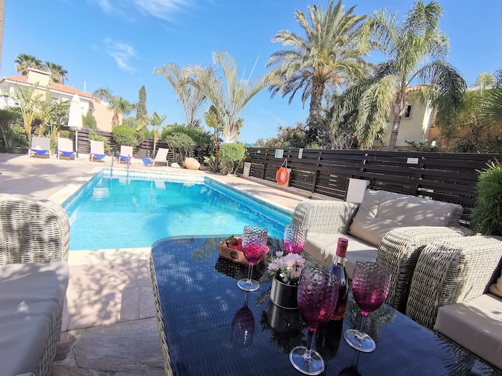 Aurora Villa, Protaras - Private Pool & Wifi - Protaras