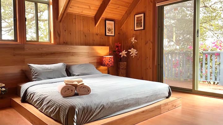 The Red Cedar - Kiama's Secret Ocean-view Cottage - Wollongong