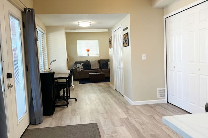 Relaxing Retreat With Full Kitchen, King Bed, W/d & Wildlife - Castle Rock, CO