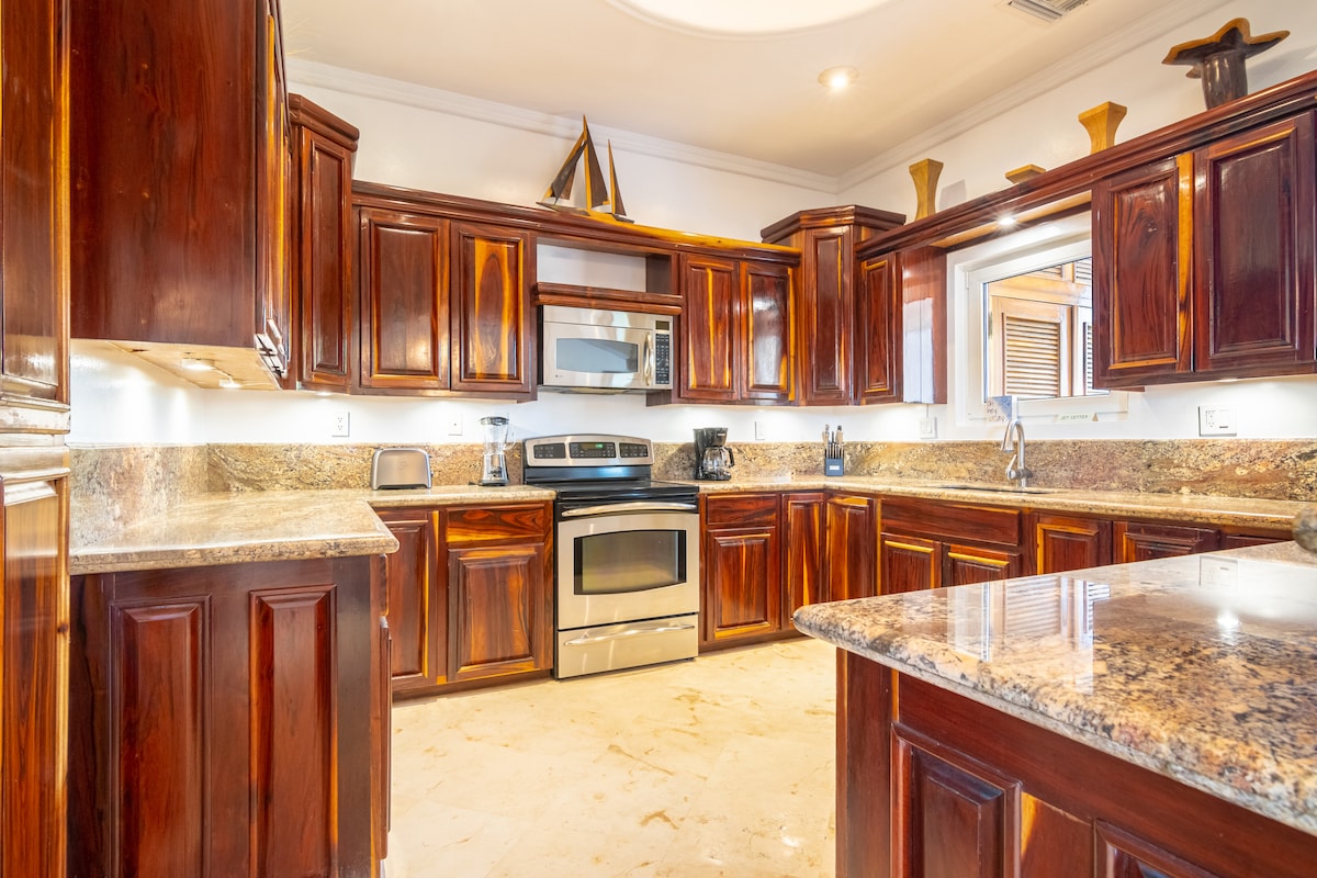 Villa Sol Mate frente a la playa en Belizean Cove Estates - Airbnb