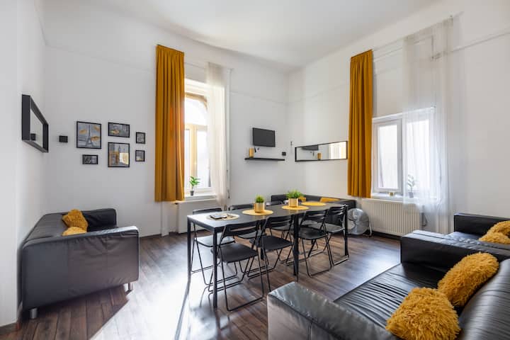7room 15bed 4 Bath Free-beer & Breakfast Airco - Budapest
