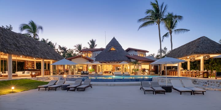 Casa Del Faro-bchfront-10 Bdrm-chef-staff-in Gate - Punta Mita