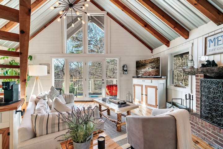 The Mason Jar Lodge - Gatlinburg, TN