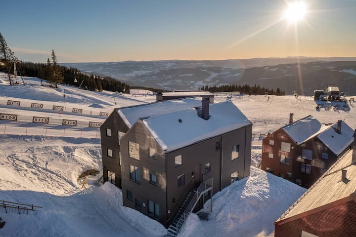 Ski In/out Chalet Hafjell - Perfect Location! - Norway
