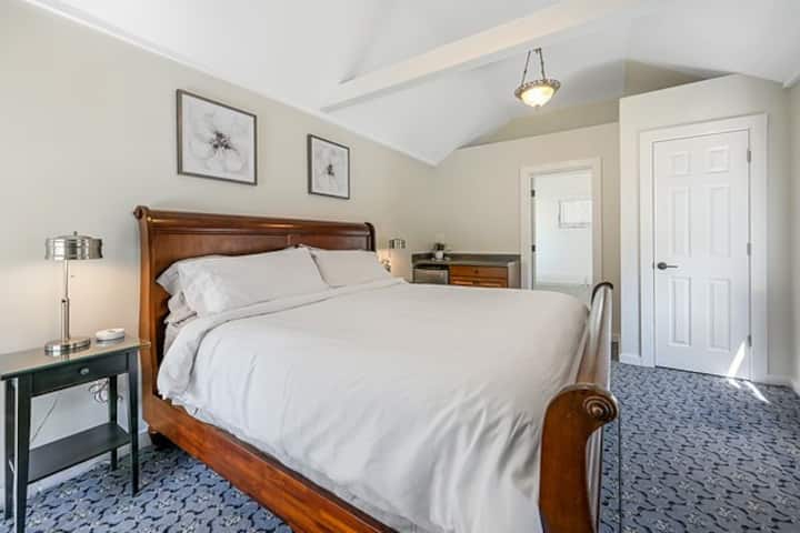 Honeymoon Cottage - Greenport, NY