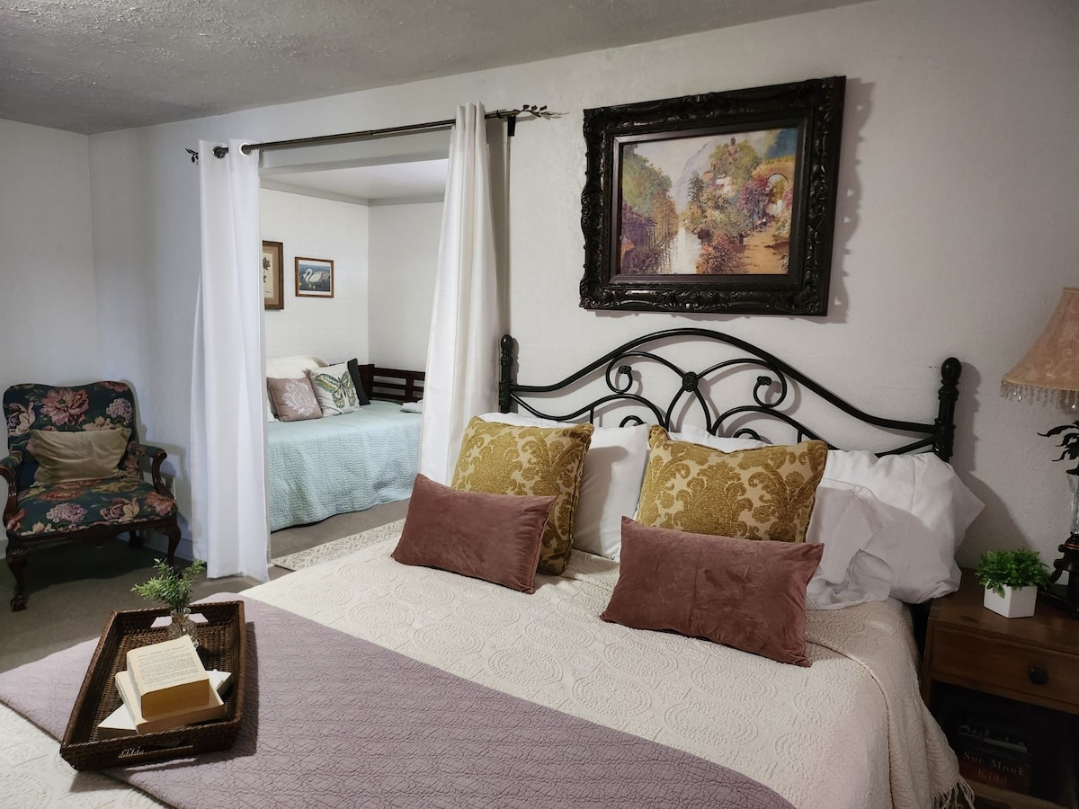 The Crumley House in the Texas Hill Country - Houses for Rent in Austin ...