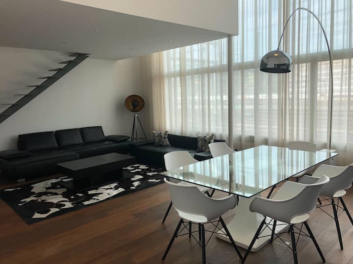 Modern 5.5 Meter Celings City Center Flat! - 취리히