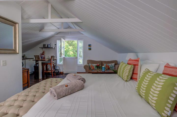 35 On Main Unit 3-stone Throw From All Attractions - Greyton