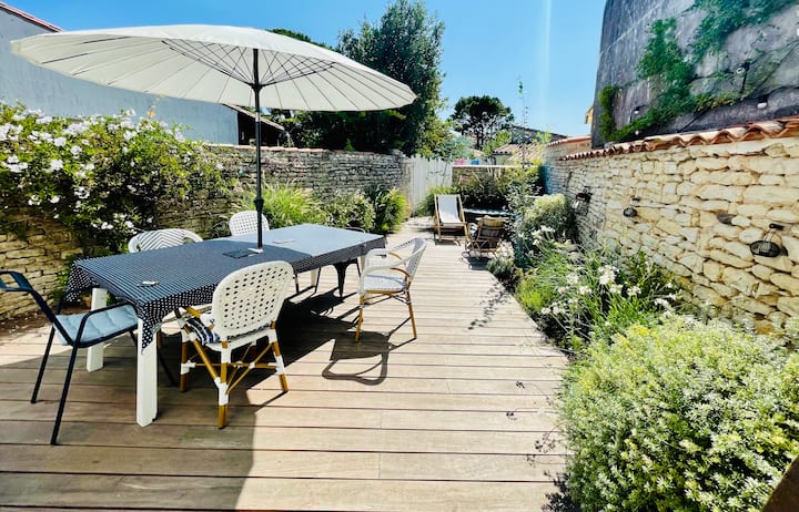 Un Coin De Paradis Dans Le Village - La Couarde-sur-Mer