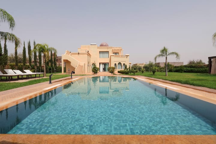 Villa 5ch - Cuisinière - Piscine Chauffée - Hammam - Maroc