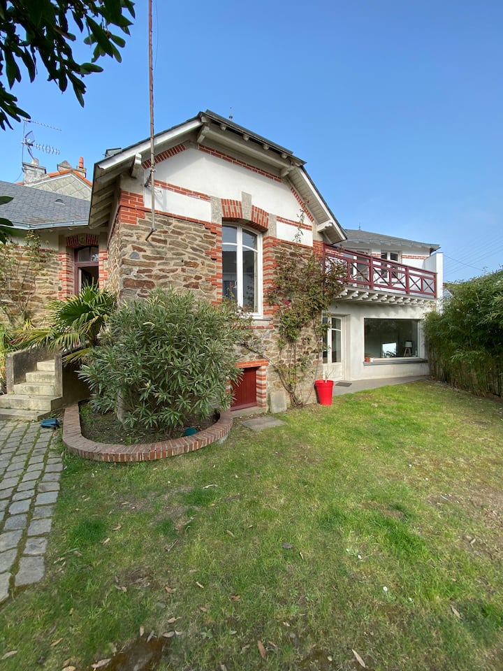 Une Maison à L’esprit Baulois En Centre Ville - Nantes