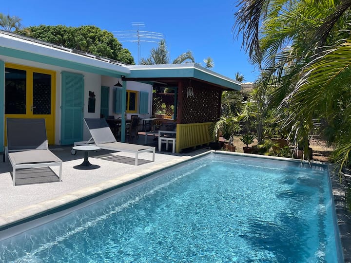 Maison Familiale Avec Piscine. - Nouméa