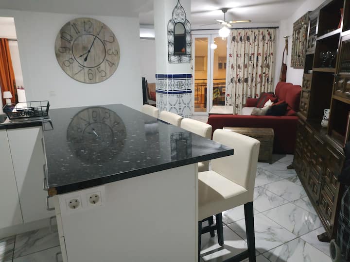 Central, 2 Bed Apartment, 75m2, 3 Min To Balcon. - Nerja
