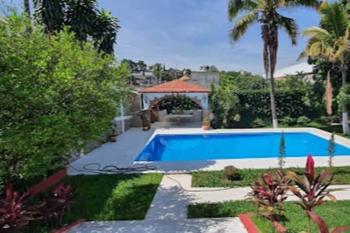 Hermosa Casa En La Tres De Mayo - Temixco