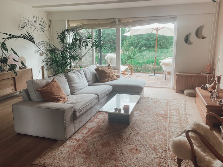 Zeer Centraal Gelegen, Ruime Natuurrijke Woning - Haarlem