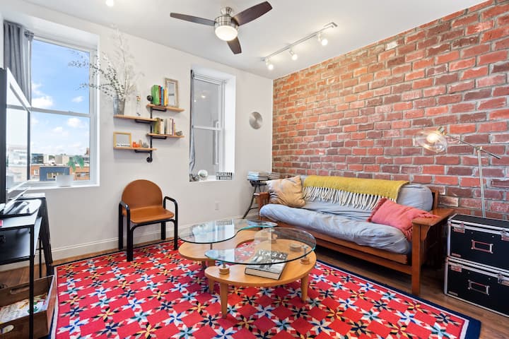 Modern City Pad – Walk Everywhere, No Car Needed - Greensboro, NC