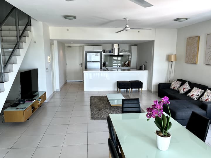 2 Storey Penthouse Amazing Views Pool Gym 3baths - Darwin