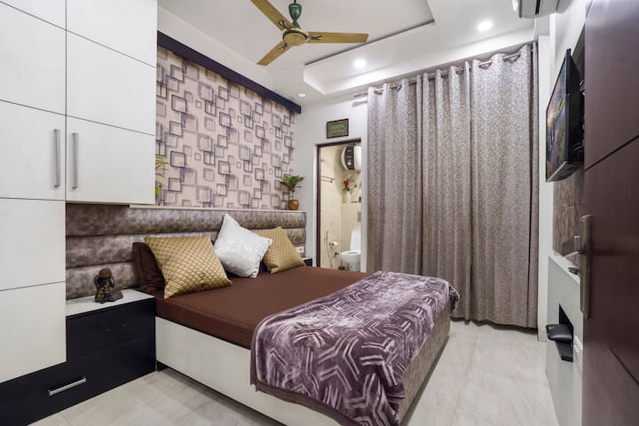 Homlee-villa Luxury-2bhk-anand Vihar-ramprastha - Ghaziabad
