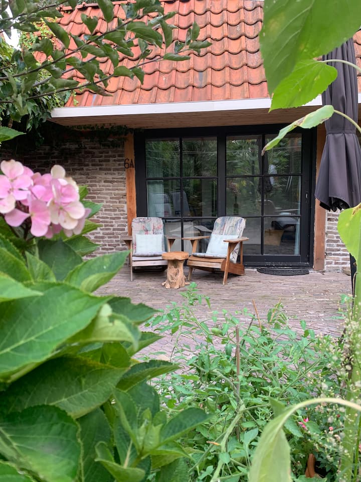 Intiem Guesthouse, Gratis Parkeren, Dichtbij Zee. - Netherlands