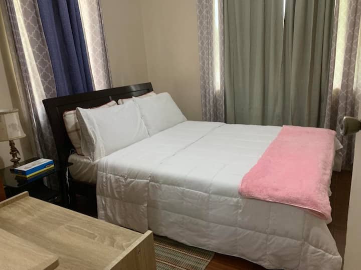Away From Home Oasis, 3br, 2 Baths, 70mbps Wi-fi - Bacolod