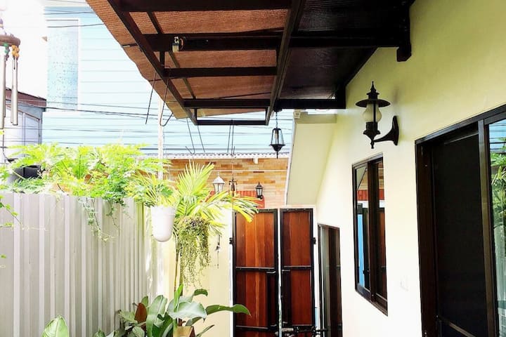 Cozy Garden 3br /5mins. To Khaosan & Grand Palace - Bangkok