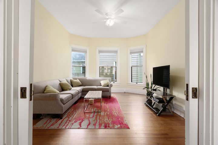 Large, Historic Home - 2.0 Mi From Nd - South Bend, IN