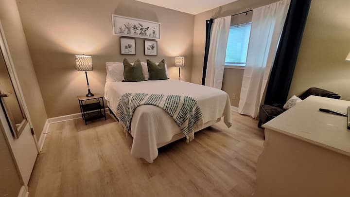 Adorable Getaway Near Twu - Denton, TX