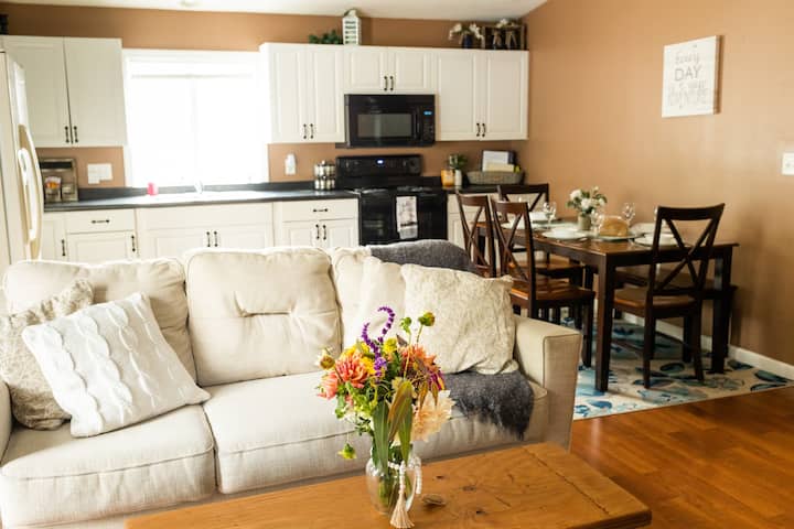 Charming Small Town Treasure  In Brownstown - Pennsylvania