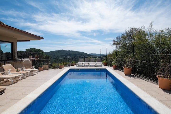 Luxury Villa. Pool Heating,  Wifi, Aircon Sleeps 6 - Sa Tuna