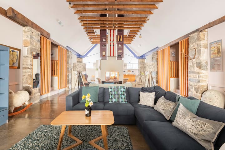 Breathtaking Stone Retreat In Highland Perthshire - ピトロクリー