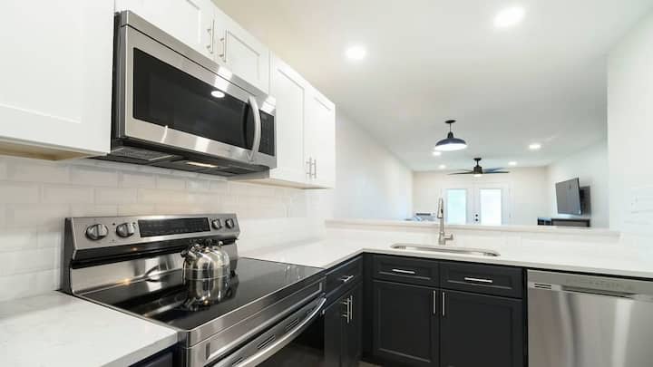 Aparthotel 1 Mile From Gondola Grab & Go Breakfast - Steamboat Springs, CO