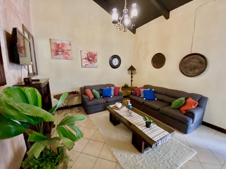 Apartamento Espacioso - Antigua Guatemala