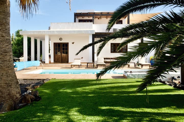 Modern House, Heated Pool, Wifi, Playground - El Cotillo