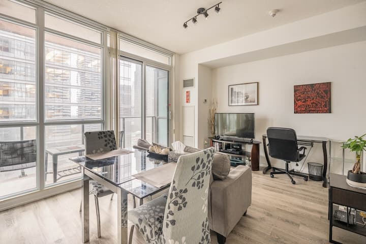 Toronto Executive Suite | Cn Tower & Metro Access - Torontó