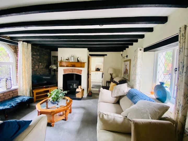 Old 1828 Cottage Newport, M4 & Cardiff - Newport