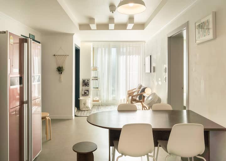 해가 잘 들고 편안한 3룸 숙소. 공덕역 20초 - Corée du Sud