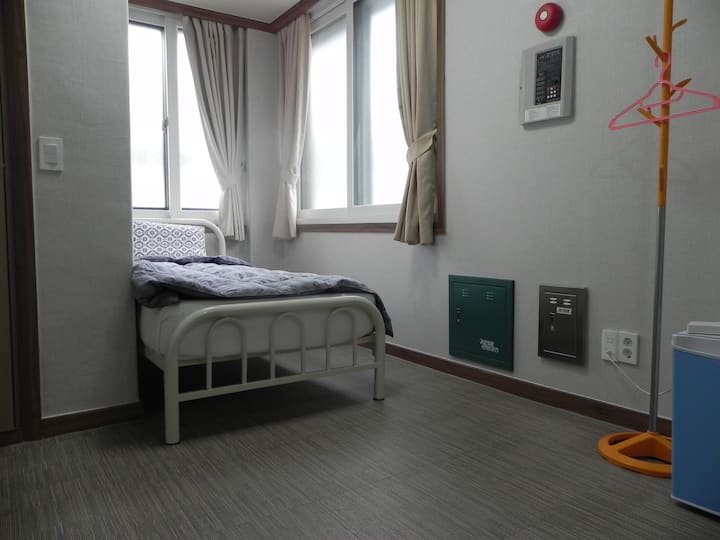Single Bed Room(1인실 침대방) 1 - 全州