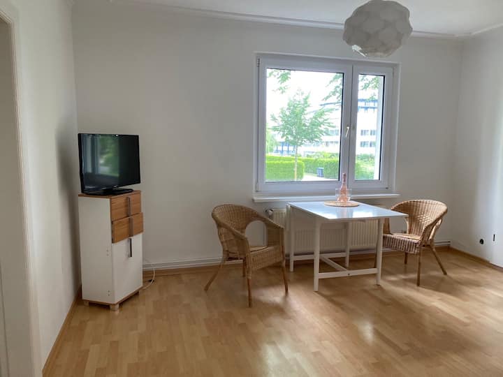 Helle Ferienwohnung Für 2 Erw. + Kind - Schwerin