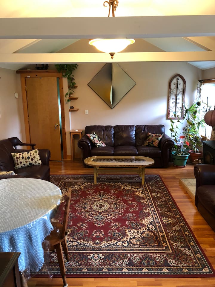 Quiet Addition To Suburb Ranch - Northampton, MA