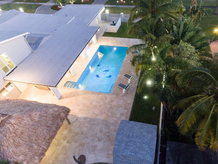 Best Luxury Estate Home *Bbq*pool*tiki*miami*fll! - Miramar, FL