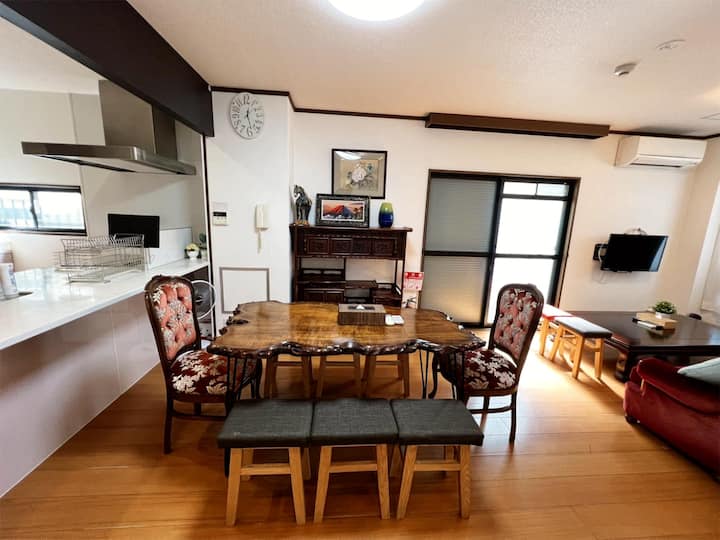 15人まで宿泊可能!150㎡一軒家丸借り!今宮駅から徒歩2分!難波や心斎橋、日本橋。民泊許可取得済 - Osaka