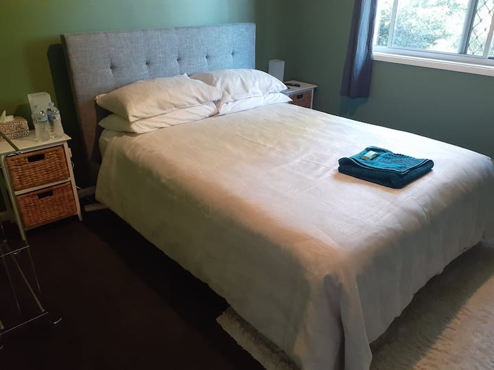 Room In Nambour - Close To Everything - Montville