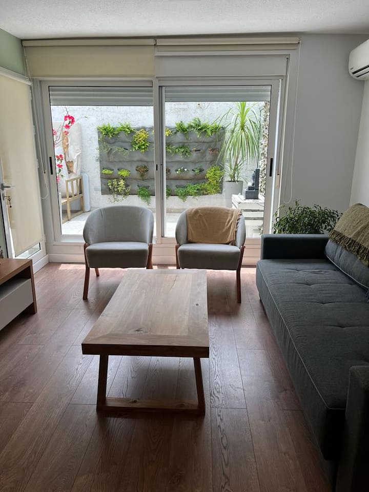 Apartamento 2 Dormitorios Con Patio. Pet Friendly - Montevideo