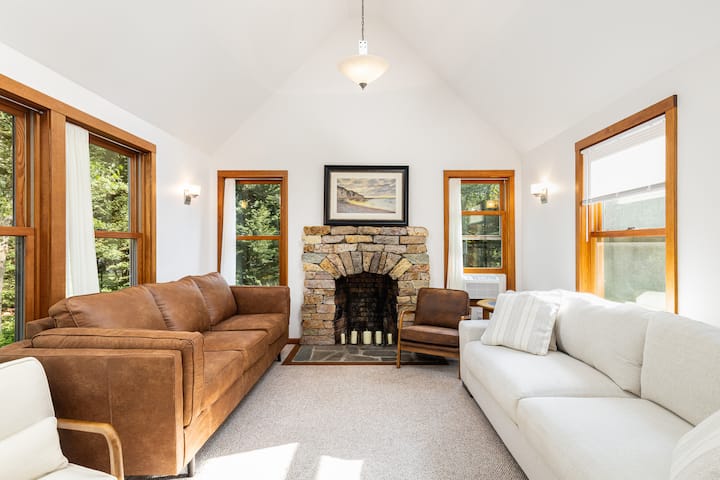 Luxury 6br/4ba Quiet East Chop Gem - Oak Bluffs, MA