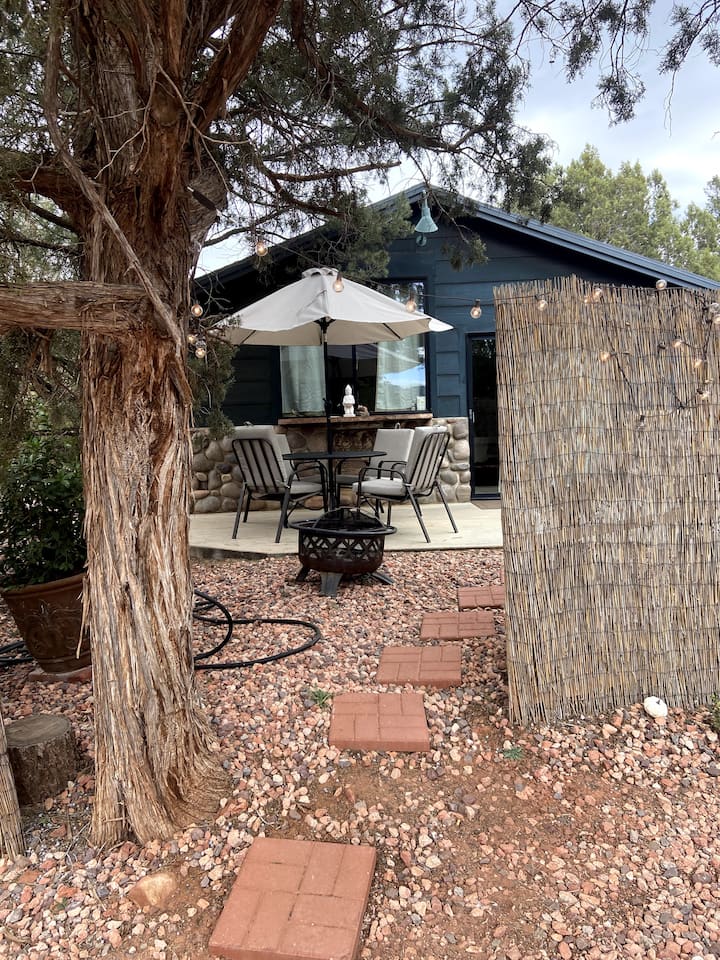 Redrock Crossing Cottage; Walk To Creek; Hot Tub! - Sedona, AZ
