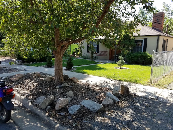 Adorable 2/1 Home In Central Downtown Boulder - Boulder, CO