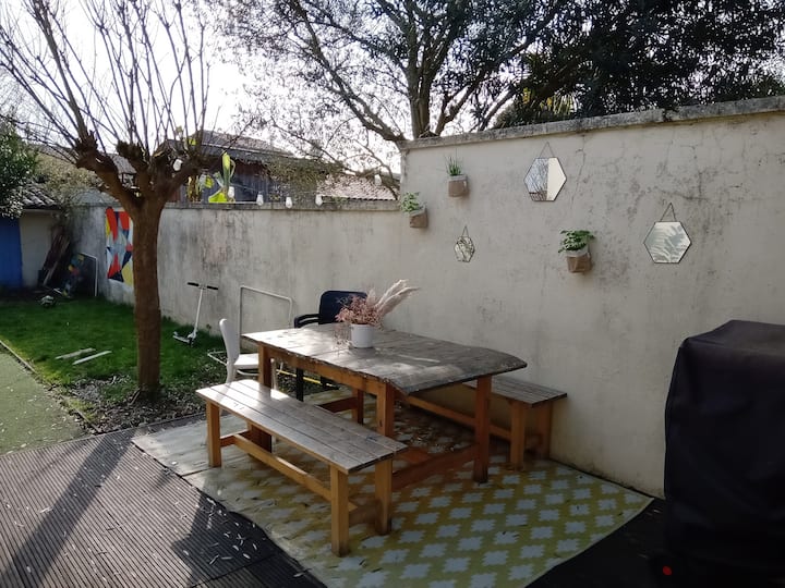 Maison Familiale Avec Jardin Proche Bordeaux - 보르도