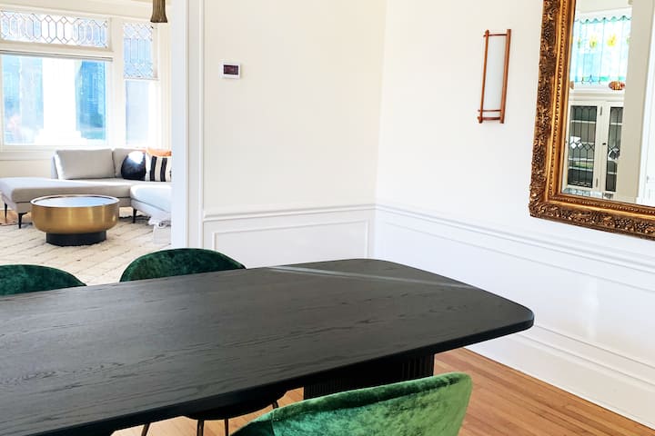 Luxury Short Term European Inspired Rental Flat 1 - Minneapolis, MN