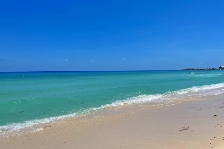 Seaside Cancun Studio With Pool And Beach Access - Cancún