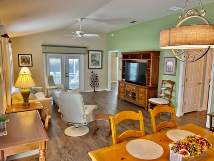 1199 Merryweather - Walk To Lake Sumter Landing Sq - The Villages